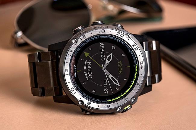 滿足翱翔天際的渴望 GARMIN D2 Charlie鈦金航空錶 - 城邦國際名表