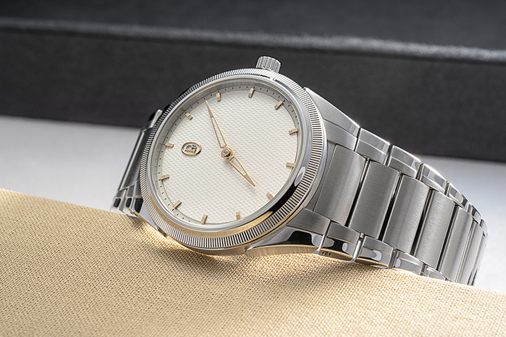 雋永風範，臻美呈現 帕瑪強尼Tonda PF 36mm 「Sunlit Ivory象牙米」SHH 特別版限量登場 - 城邦國際名表