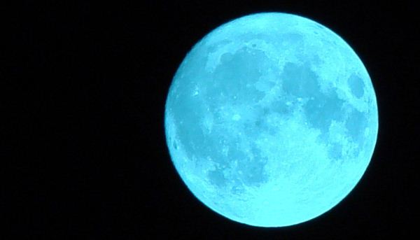 長短之間 閏秒與藍月 - 城邦國際名表